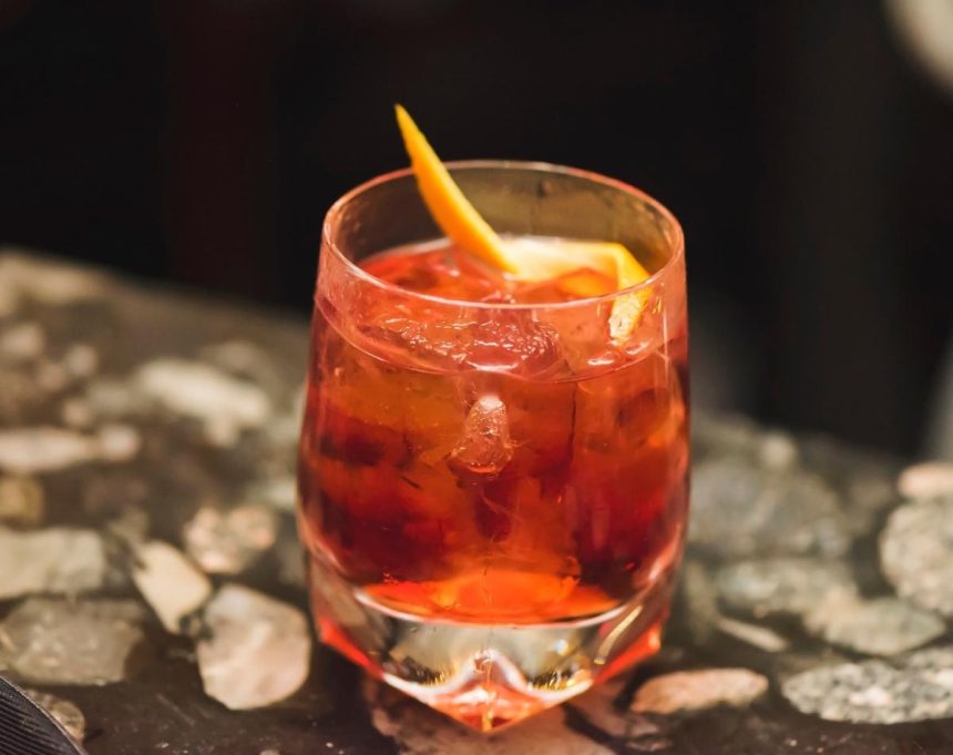 Receita de negroni: aprenda a fazer este delicioso drink em menos de 10 ...