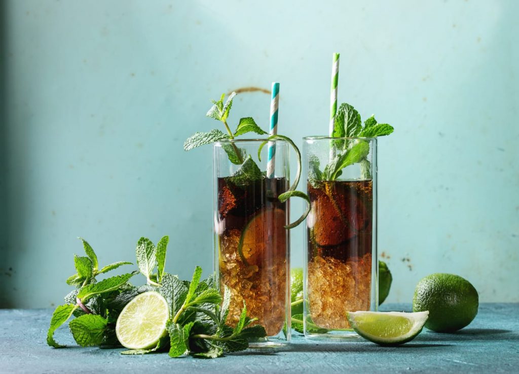 Cuba Libre: faça em casa a bebida mista com sabor leve e delicioso ...