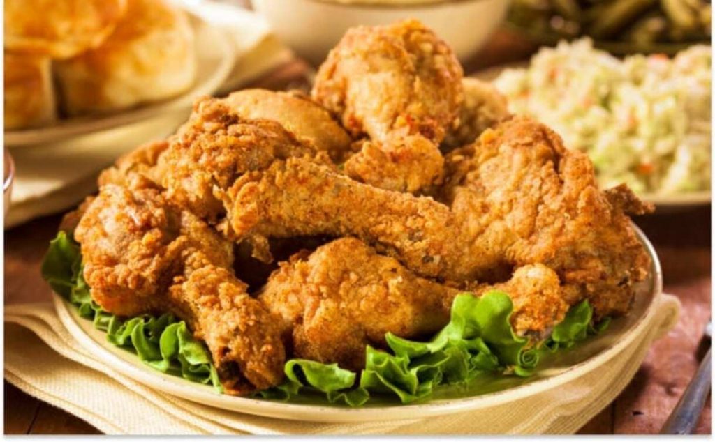 Frango a passarinho crocante assado na Air Fryer: rende 4 porções