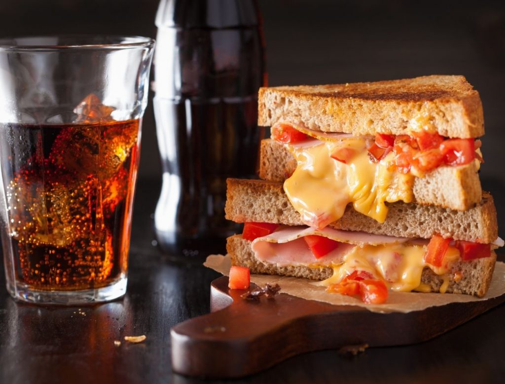 Misto quente assado no forno, receita diferente e fácil que leva apenas ...