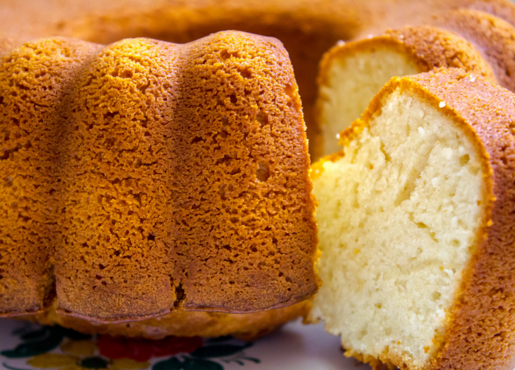 Bolo simples e fofinho: veja como fazer essa receita para o café