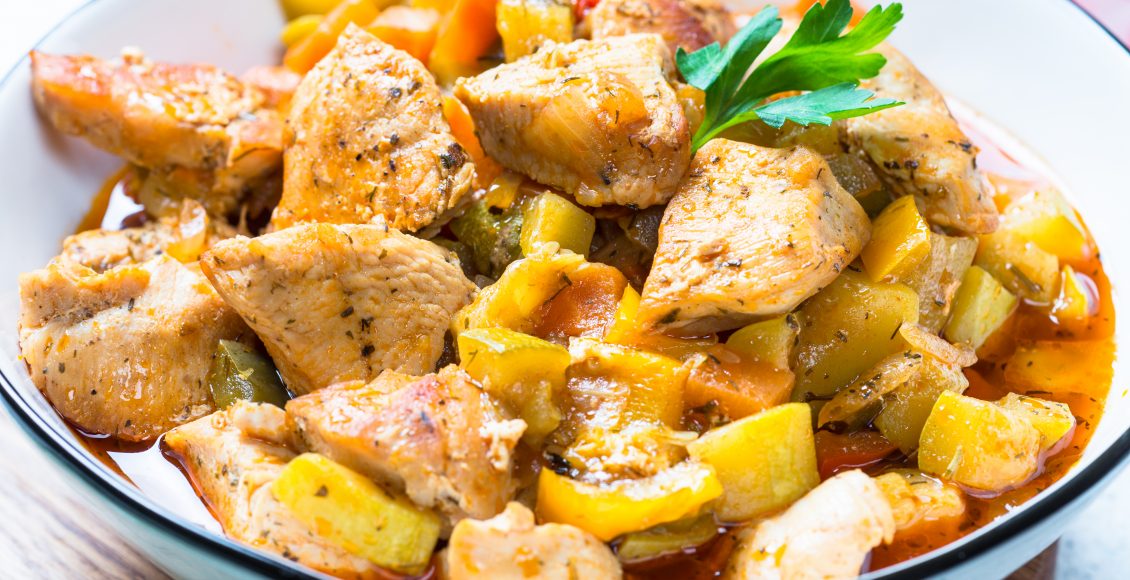 Picadinho de frango com legumes: perfeito para um almoço rápido