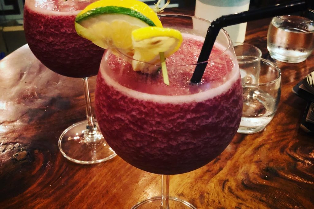 Sangria Frozen: aprenda a preparar a bebida mista que foge do ...