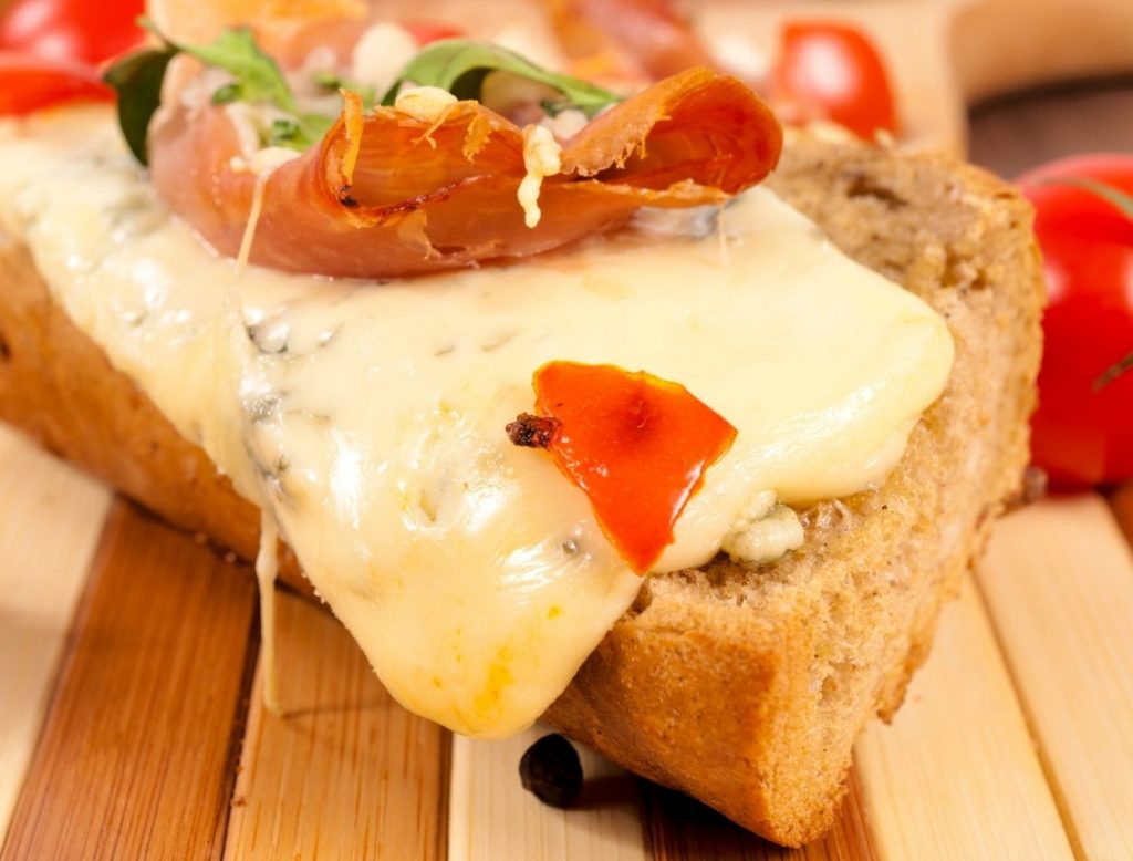 Sanduíche bauru assado: receita diferenciada de um lanche clássico