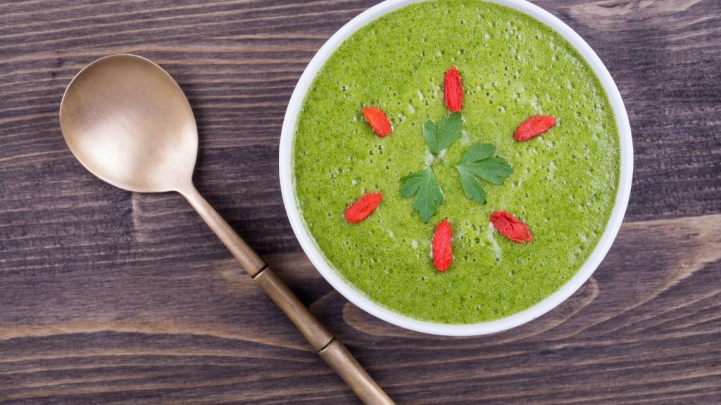 Sopa de banana verde: Diferente, saborosa e nutritiva; faça em 20 minutos