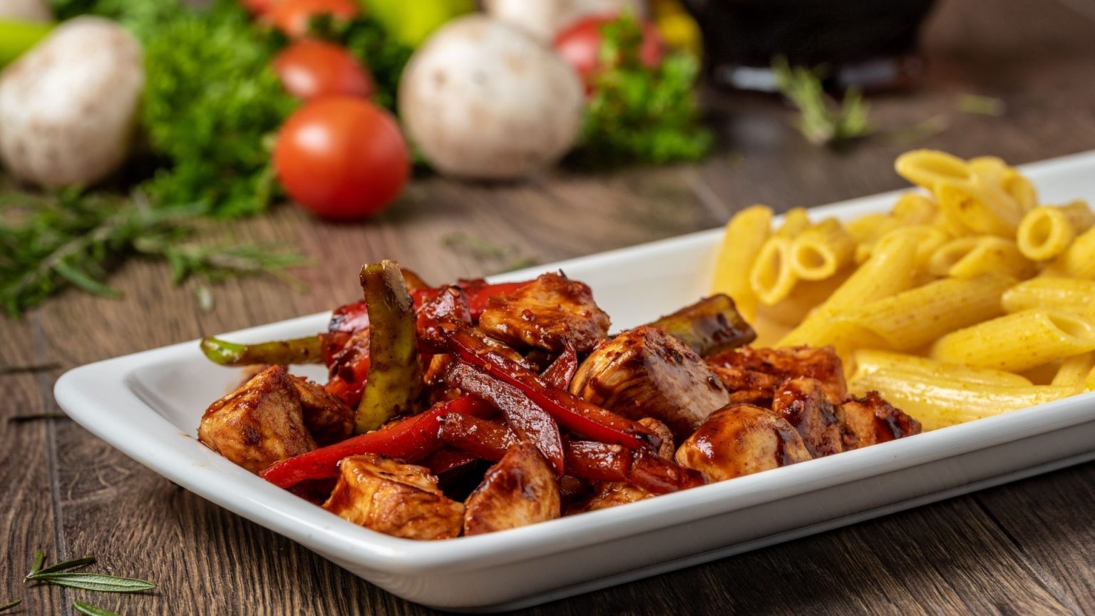 Cubos de frango ao molho: receita simples e de sabor incrível